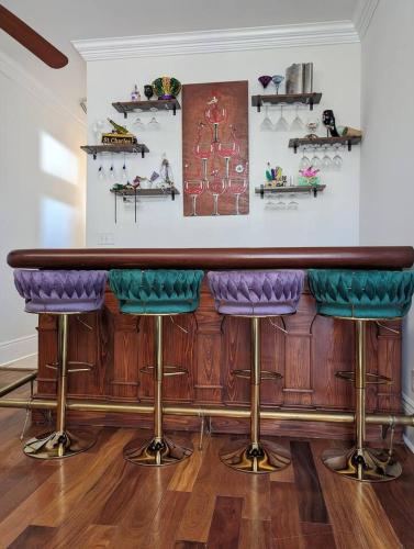 Nola Luxury, Near Parade Route, Bar & Porch - New Orleans, LA