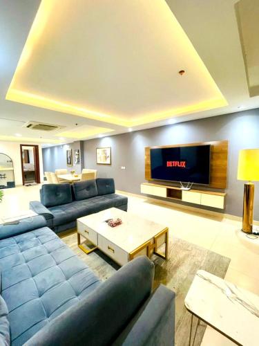 Goldcrest Residence Dha Lahore - Lahore