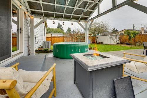 Patio Oasis! Contemporary Tacoma Hideout - Gig Harbor, WA