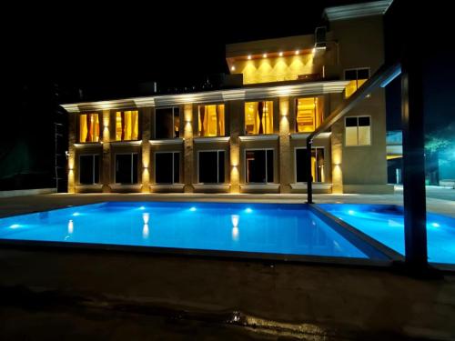 La Fenice Resort Madh Island - Bombay