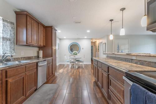 Coastal Getaway - Near Fit, Downtown, And Beach - Satellite Beach, FL