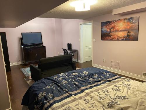 Spacious Basement With Private Bathroom And Entrance - Toronto