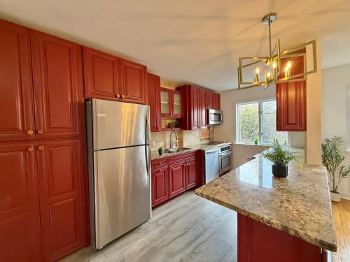 Spacious With Nyc Views, Washer & Dryer - West New York, NJ