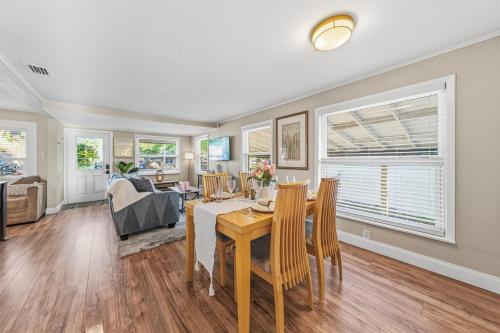 Cozy 3br Clearwater Home W Private Pool & Backyard Oasis - Clearwater, FL