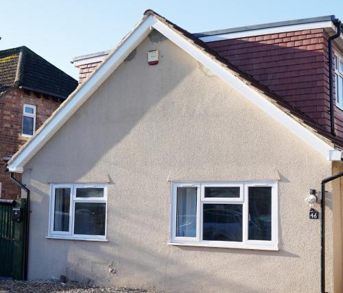 46dw Dreams Unlimited Contractor Home In Ashford - Staines-upon-Thames