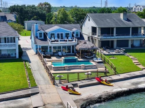 Bayfront Luxury House With Pool - League City, TX