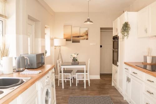 Budget Friendly Edwardian Home - Sleeps Up To 7 - Chester