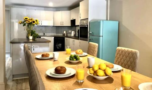 Well Decorated Home Charming Village Location - North Wales