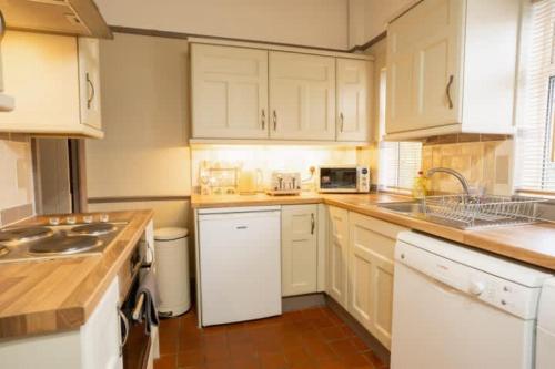 Wirral Retreat Cosy Cottage Near Port Sunlight - Liverpool