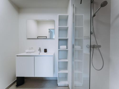 Apartment West Bay With Parking & Balcony By Interhome - Nieuwpoort