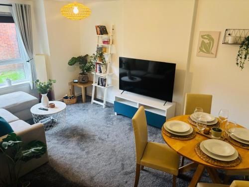 Modern Ground Floor 2 Bed Apartment Secure Parking & Perfect For City- Celticemirates Stadium - 글래스고