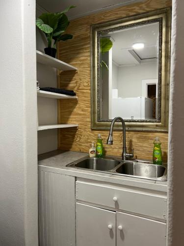 Cozy Apartment Little Rock Pets Welcome - Little Rock, AR