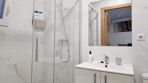 Golden Tower Rooms - Auto Check-in - Gandia