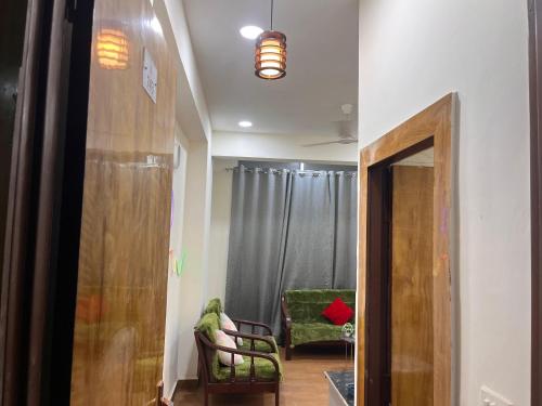 Quantum Stay 1 Bhk Couples Family Corporate - Noida