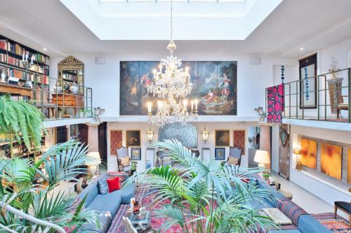 Historic Cinema - Suite With Private Art Collection - Basel - Basel