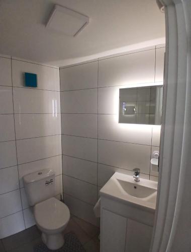 Moodyscroft Homestay, Nec, Bhx, Resorts World, Hs2, Jlr - Netflix - Birmingham