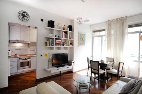 Elegant Apartment In The Heart Of Milan - 2br 2ba - Milano