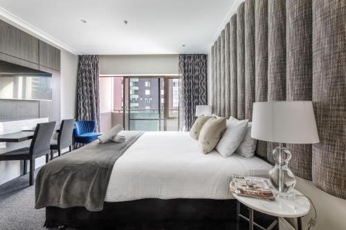 Modern Nomads Lovely King Size Studio With Balcony And Pool - Flinders Street Railway Station - Melbourne