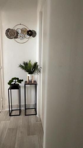 Stylish Single Room Only Excluding Living Room - Pantin