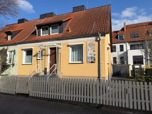 Stilvolles Apartment Fur Gruppen Bis 8 Personen In Magdeburg Werderquartier - Magdeburg