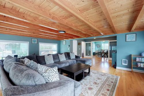 Coastal Beach Retreat With Deck Grill Fireplace Washer&dryer And Free Wifi - Cannon Beach, OR