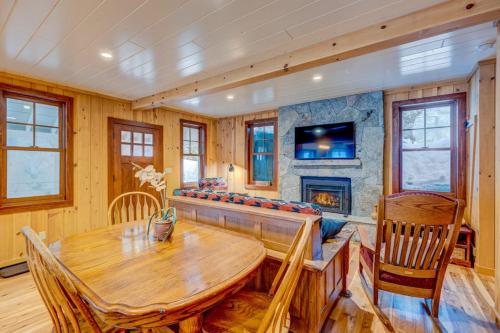 Tranquil Home With Fireplace Kitchen Washer&dryer & Wifi - Tahoma, CA