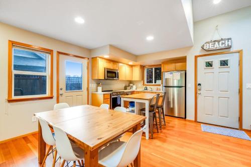 Relaxing Dog-friendly Home With Patio & Spacious Living Area Mca #439 - Manzanita, OR