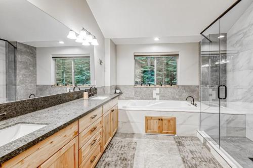 Luxury Home - Pool Table Jetted Tub Fireplaces Free Wifi Washer&dryer - Indian Creek Reservoir, CA