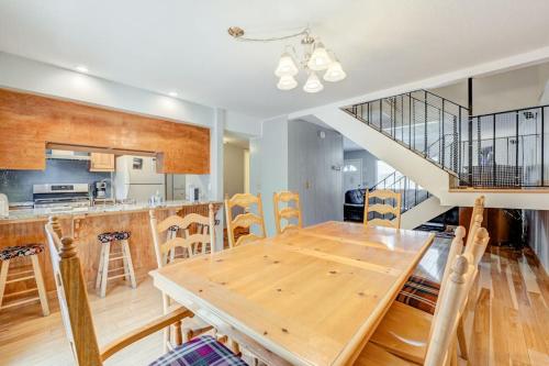 Wonderful Year-round Escape Near Skiing & Lake With Pool Hot Tub & Deck - Tahoe City, CA