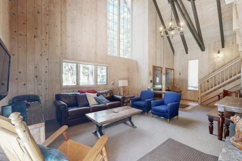 Classic Chalet With Hot Tub Boat Launch & Gas Grill - Tahoe City, CA