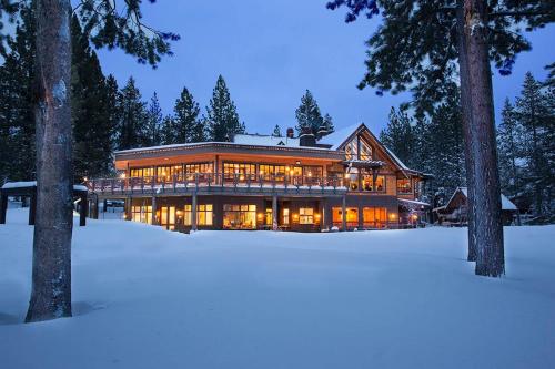 Spacious & Sunny Tahoe Donner Home - Enjoy Access To 5-star Amenities - Truckee, CA