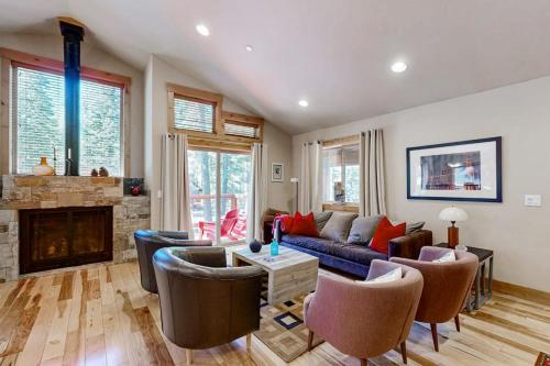 Modern Cabin With Golf Course & 5-star Amenity Access Nearby - Truckee, CA