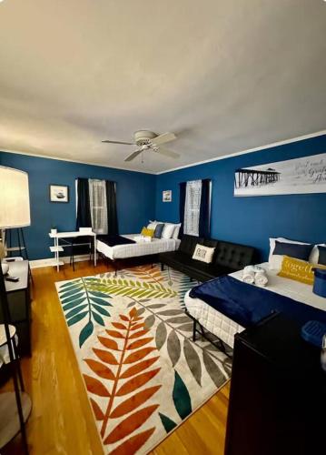 2 Queen Beds Futon Private Bath Shared Communal Space Su Carrier Dome Hospitals - Syracuse, NY