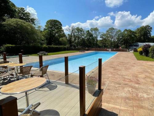 Modern Retreat - Caernarfon