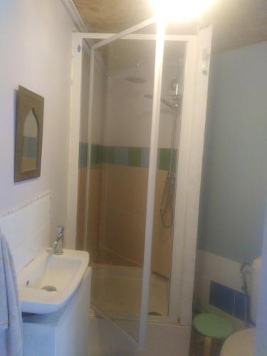 Studio Au Rez De Jardin - Creil