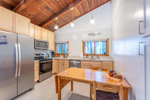 A - Green Tree Cottage - Mendocino, CA