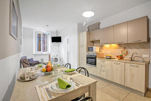 Paolo & Elisa - Sea Front Apartments - Ceriale