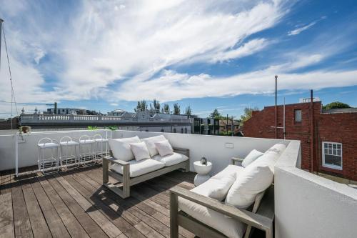The Barkly Scene With Rooftop Retreat - St Kilda