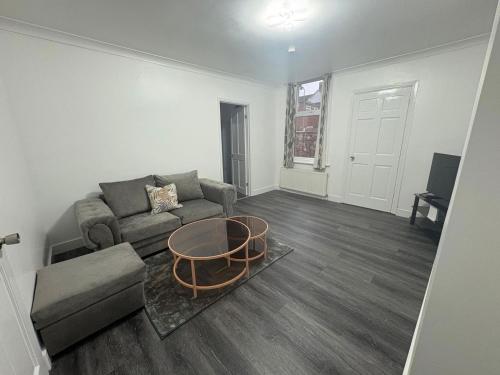 2 Bed Flat - Sleeps 3 - Parking - Wifi - サンダーランド