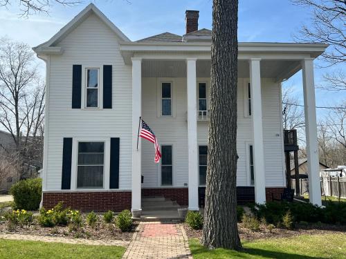 Charleston House Bed & Breakfast Inn - Charleston, IL