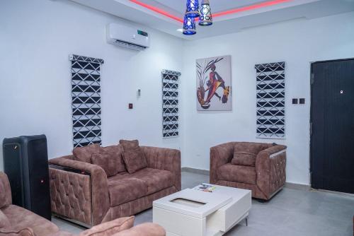 Ieseosa Luxury Holiday Apartment In Gra Benin City - Benin City