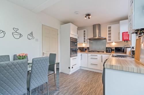 #134 Cozy Retreat Close To Fargo Village -Sleeps 7- Perfect For Contractors And Families - Free Stre - Coventry