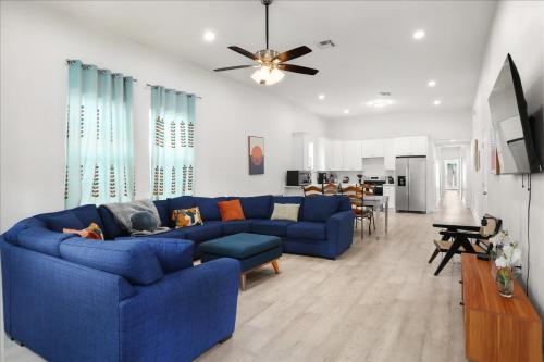 Sunny 5bed W Parking And Direct Streetcar Access - New Orleans, LA