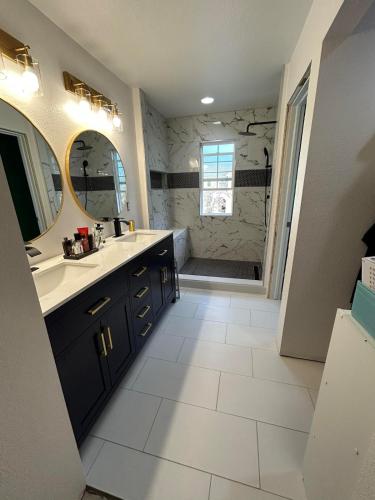 Modern Luxury Haven - Colorado Springs, CO