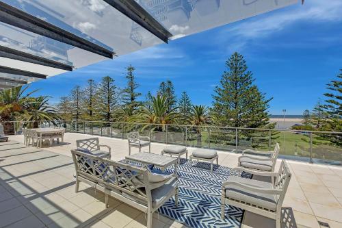 Coast Luxury Apartments 17 - The Entrance
