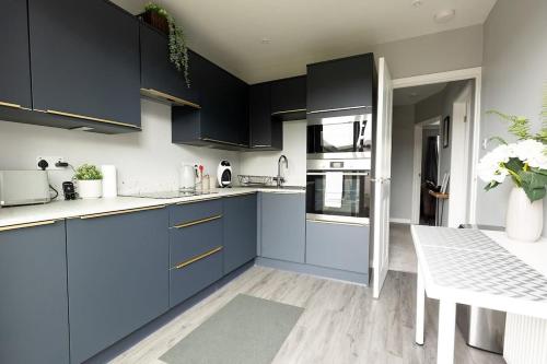 Woodfield Road - 2 Bed In Harrogate With Spacious Garden & Hot Tub Hire - Harrogate