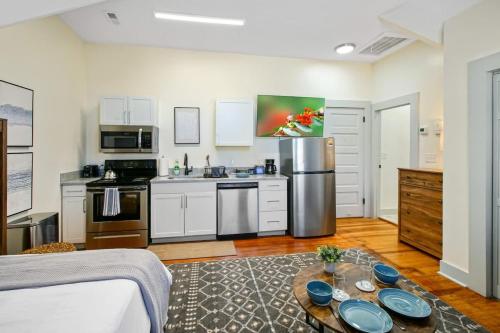Modern Victorian Studio - Steps To Cleveland Clinic - Cleveland, OH