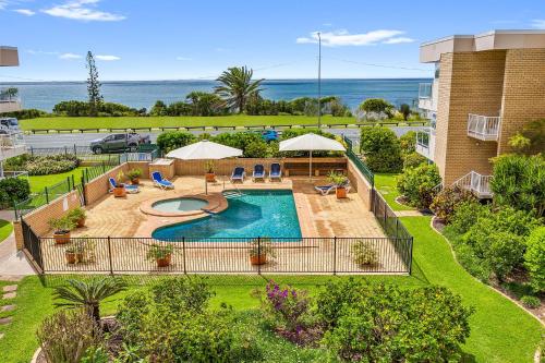 Look At The Beach, Alexandra Headland Sleeps 5 - Maroochydore