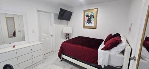 Araly's House - Tampa, FL