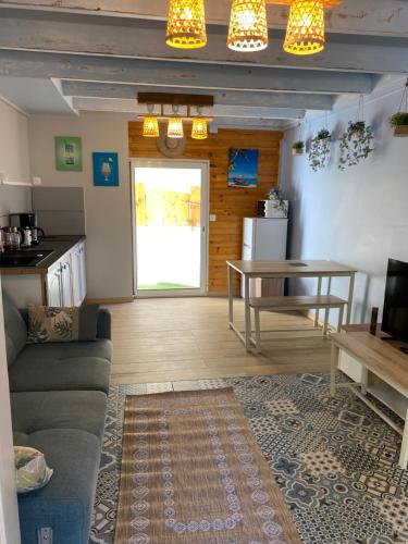 Appartement Hugo Dans Le Quartier De Terre Sainte - Saint-Pierre